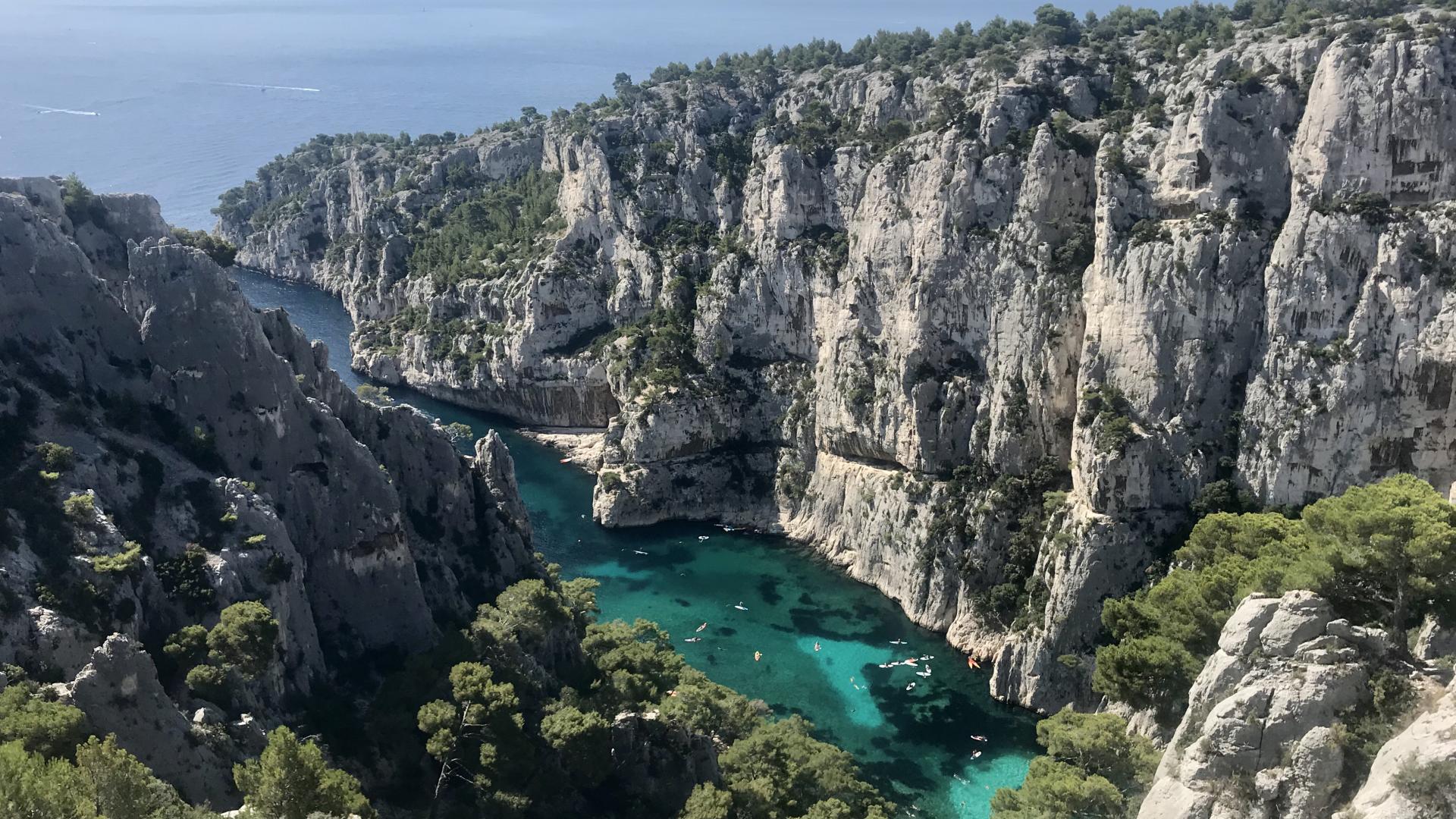Visit the calanques in winter | Marseille Tourism