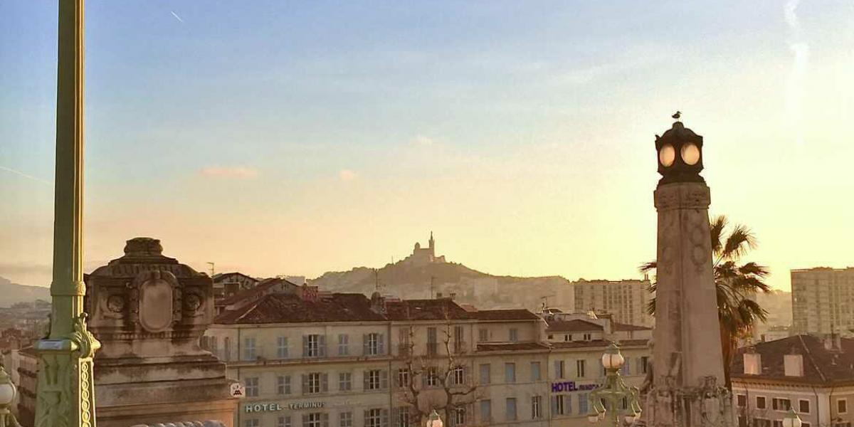 En arrivant à la gare Saint-Charles | Office de Tourisme de Marseille