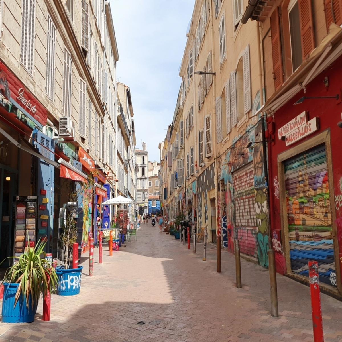 ‘Le cours Julien’, the artists’ and street art district | Marseille Tourism